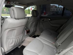 Violets Mercedes-Benz S 500 2002 Rīga, ar dzinēja tilpumu 5.00 L un nobraukumu 168 tūkst. km par 1990 €, foto 12 vietnē AUTOMOTO.COM.LV