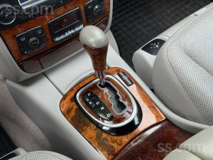Violets Mercedes-Benz S 500 2002 Rīga, ar dzinēja tilpumu 5.00 L un nobraukumu 168 tūkst. km par 1990 €, foto 17 vietnē AUTOMOTO.COM.LV