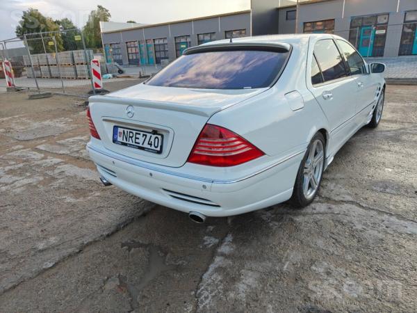 White Mercedes-Benz S 500 2001 in Jelgava, with an engine capacity of 5.00 L and mileage of 199 thousand km for 7900 €, photo 5 on AUTOMOTO.COM.LV