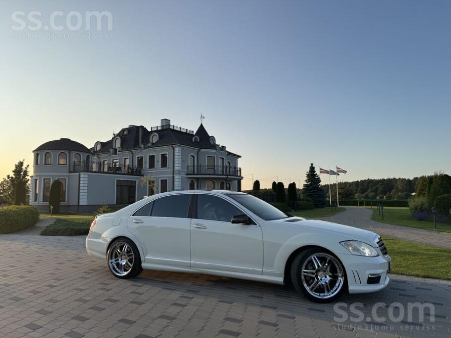 Balts Mercedes-Benz S 500 2006 Rīga, ar dzinēja tilpumu 5.50 L un nobraukumu 360 tūkst. km par 9500 €, foto 3 vietnē AUTOMOTO.COM.LV
