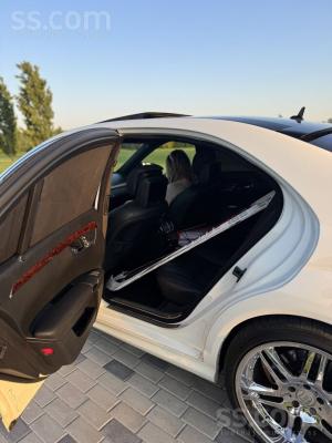 Balts Mercedes-Benz S 500 2006 Rīga, ar dzinēja tilpumu 5.50 L un nobraukumu 360 tūkst. km par 9500 €, foto 6 vietnē AUTOMOTO.COM.LV