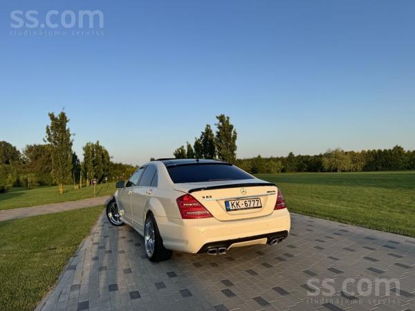 Белый Мерседес С 500 2006 в Рига, объемом двигателя 5.50 л и пробегом 360 тыс. км за 9500 €, фото 8 на AUTOMOTO.COM.LV