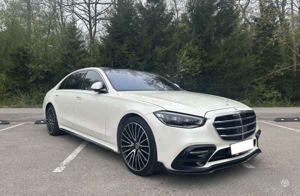 White Mercedes-Benz S 500 2021 in Klaipeda, with an engine capacity of 3.00 L and mileage of 70 thousand km for 72900 €, photo 3 on AUTOMOTO.COM.LV
