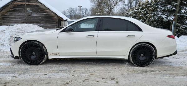 Balts Mercedes-Benz S 500 2022 Viļņa, ar dzinēja tilpumu 3.00 L un nobraukumu 59 tūkst. km par 85000 €, foto 2 vietnē AUTOMOTO.COM.LV