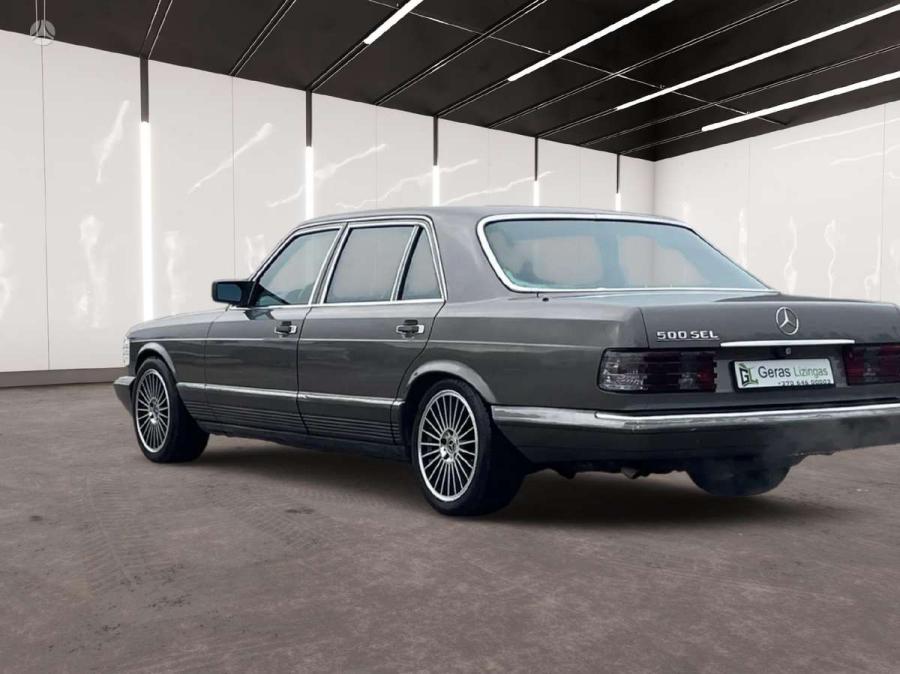 Dzeltens Mercedes-Benz S 500 1985 Panevēža, ar dzinēja tilpumu 4.97 L un nobraukumu 205 tūkst. km par 9100 €, foto 6 vietnē AUTOMOTO.COM.LV