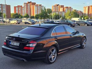 Черный Мерседес С 550 2008 в Клайпеда, объемом двигателя 5.46 л и пробегом 320 тыс. км за 5950 €, фото 4 на AUTOMOTO.COM.LV