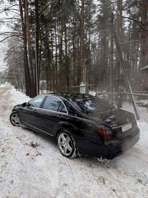 Melns Mercedes-Benz s-550 2012 Druskininkai, ar dzinēja tilpumu 0.00 L un nobraukumu 242 tūkst. km par 8400 €, foto 4 vietnē AUTOMOTO.COM.LV