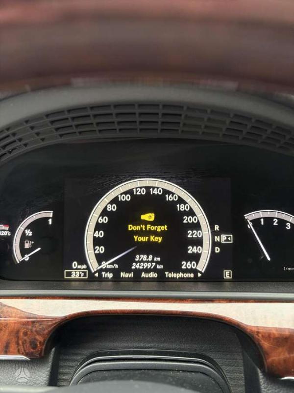 Melns Mercedes-Benz s-550 2012 Druskininkai, ar dzinēja tilpumu 0.00 L un nobraukumu 242 tūkst. km par 8400 €, foto 11 vietnē AUTOMOTO.COM.LV