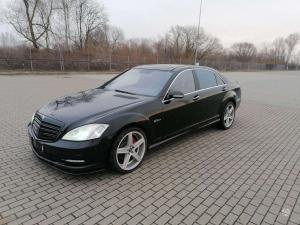 Melns Mercedes-Benz s-550 2006 Marijampole, ar dzinēja tilpumu 5.50 L un nobraukumu 219 tūkst. km par 8900 €, foto 2 vietnē AUTOMOTO.COM.LV
