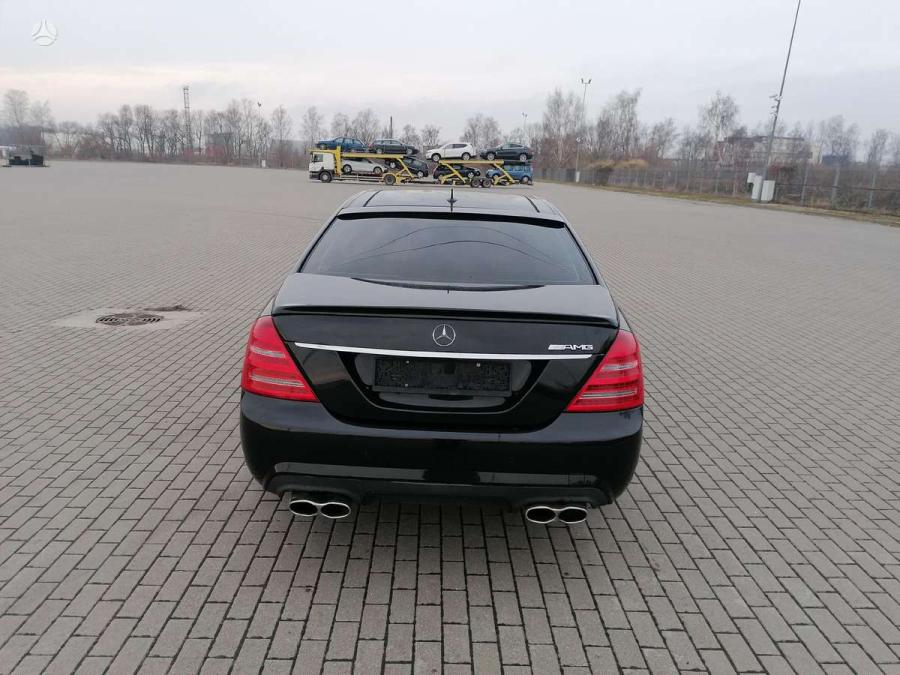 Melns Mercedes-Benz s-550 2006 Marijampole, ar dzinēja tilpumu 5.50 L un nobraukumu 219 tūkst. km par 8900 €, foto 5 vietnē AUTOMOTO.COM.LV