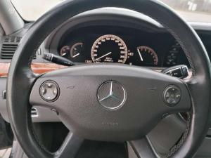 Melns Mercedes-Benz s-550 2006 Marijampole, ar dzinēja tilpumu 5.50 L un nobraukumu 219 tūkst. km par 8900 €, foto 13 vietnē AUTOMOTO.COM.LV