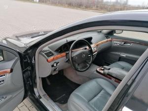 Melns Mercedes-Benz s-550 2006 Marijampole, ar dzinēja tilpumu 5.50 L un nobraukumu 219 tūkst. km par 8900 €, foto 15 vietnē AUTOMOTO.COM.LV