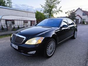 Black Mercedes-Benz s-550 2007 in Vilnius, with an engine capacity of 5.50 L and mileage of 400 thousand km for 4900 €, photo 3 on AUTOMOTO.COM.LV