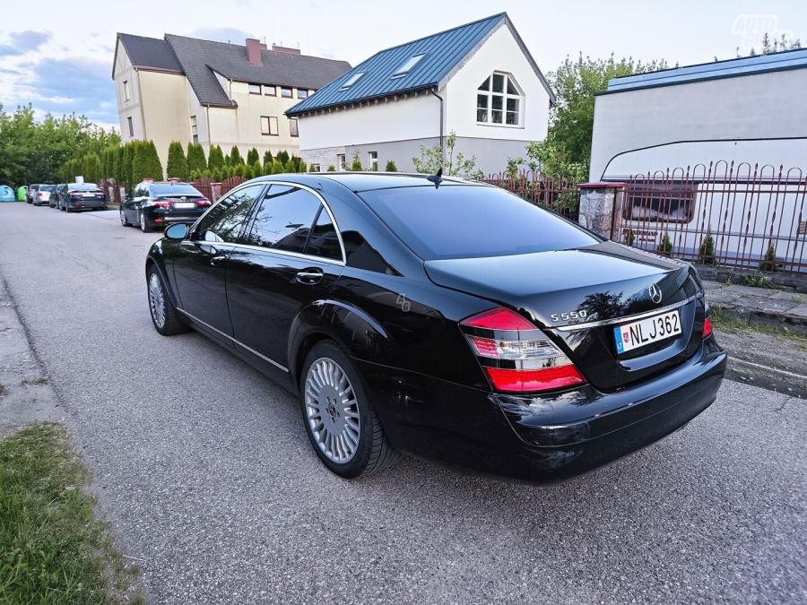 Black Mercedes-Benz s-550 2007 in Vilnius, with an engine capacity of 5.50 L and mileage of 400 thousand km for 4900 €, photo 5 on AUTOMOTO.COM.LV