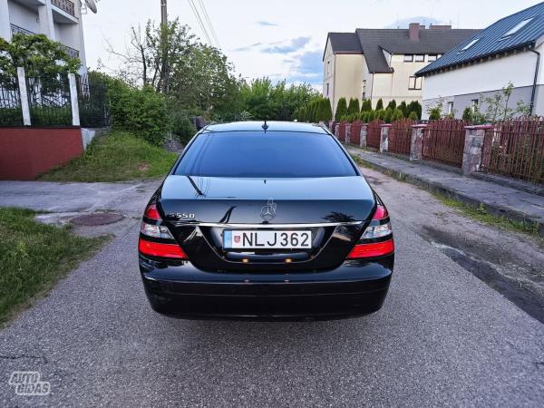 Черный Мерседес С 550 2007 в Вильнюс, объемом двигателя 5.50 л и пробегом 400 тыс. км за 4900 €, фото 5 на AUTOMOTO.COM.LV