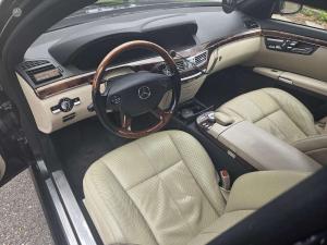 Melns Mercedes-Benz s-550 2007 Trakai, ar dzinēja tilpumu 5.50 L un nobraukumu 319 tūkst. km par 7000 €, foto 3 vietnē AUTOMOTO.COM.LV