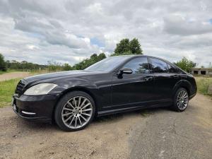 Melns Mercedes-Benz s-550 2007 Trakai, ar dzinēja tilpumu 5.50 L un nobraukumu 319 tūkst. km par 7000 €, foto 10 vietnē AUTOMOTO.COM.LV