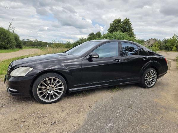 Melns Mercedes-Benz s-550 2007 Trakai, ar dzinēja tilpumu 5.50 L un nobraukumu 319 tūkst. km par 7000 €, foto 10 vietnē AUTOMOTO.COM.LV
