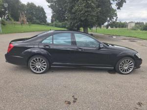 Melns Mercedes-Benz s-550 2007 Trakai, ar dzinēja tilpumu 5.50 L un nobraukumu 319 tūkst. km par 7000 €, foto 12 vietnē AUTOMOTO.COM.LV