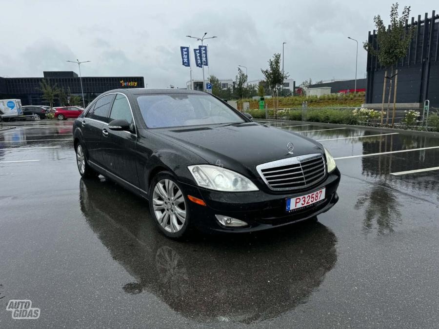 Черный Мерседес С 550 2008 в Вильнюс, объемом двигателя 5.50 л и пробегом 280 тыс. км за 4000 €, фото 4 на AUTOMOTO.COM.LV