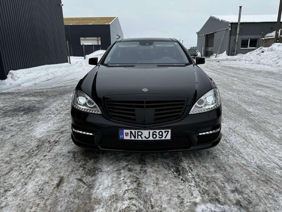 Melns Mercedes-Benz s-550 2010 Rietavas, ar dzinēja tilpumu 5.46 L un nobraukumu 227 tūkst. km par 14500 €, foto 1 vietnē AUTOMOTO.COM.LV