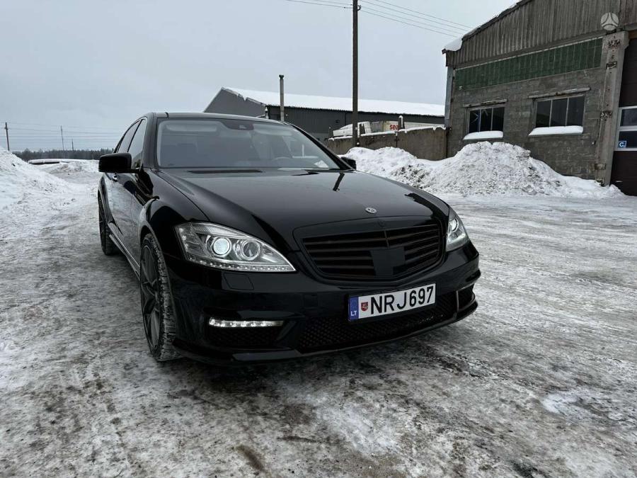 Melns Mercedes-Benz s-550 2010 Rietavas, ar dzinēja tilpumu 5.46 L un nobraukumu 227 tūkst. km par 14500 €, foto 2 vietnē AUTOMOTO.COM.LV