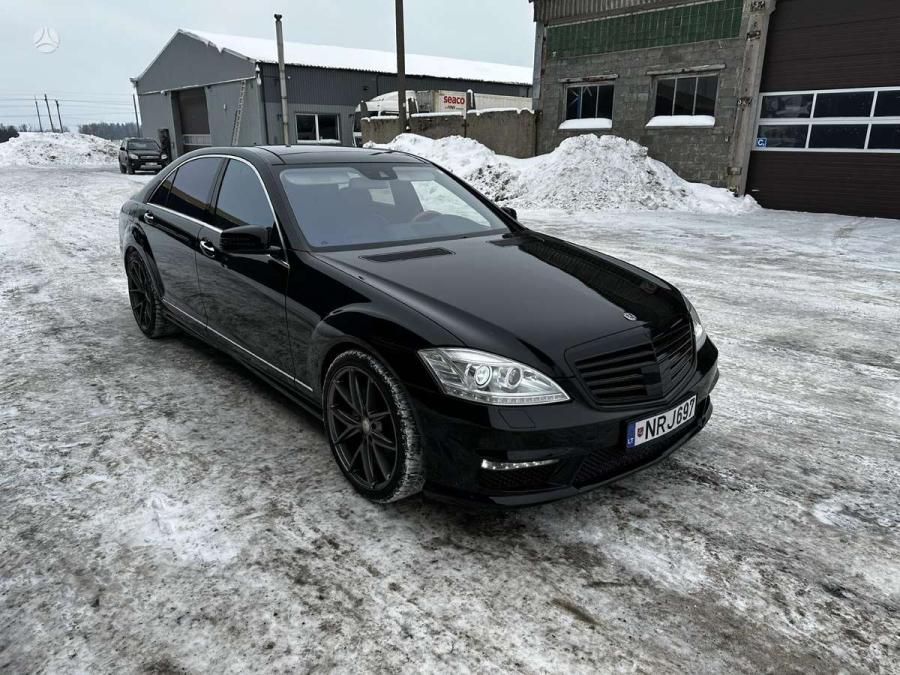 Melns Mercedes-Benz s-550 2010 Rietavas, ar dzinēja tilpumu 5.46 L un nobraukumu 227 tūkst. km par 14500 €, foto 3 vietnē AUTOMOTO.COM.LV
