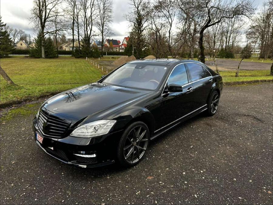 Melns Mercedes-Benz s-550 2010 Rietavas, ar dzinēja tilpumu 5.46 L un nobraukumu 227 tūkst. km par 14500 €, foto 11 vietnē AUTOMOTO.COM.LV