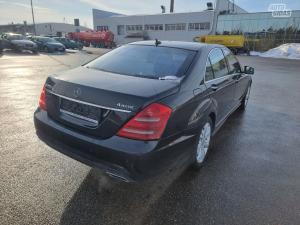 Черный Мерседес С 550 2010 в Вильнюс, объемом двигателя 5.50 л и пробегом 250 тыс. км за 8888 €, фото 4 на AUTOMOTO.COM.LV