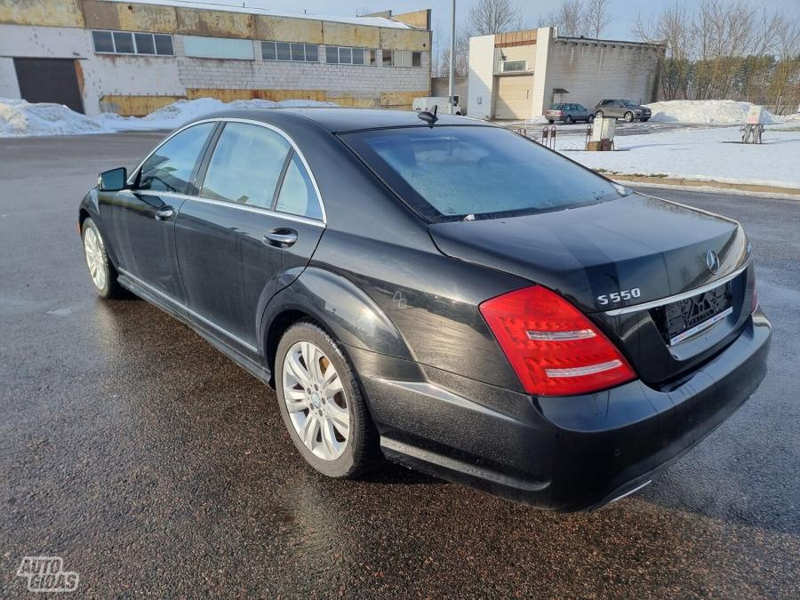Черный Мерседес С 550 2010 в Вильнюс, объемом двигателя 5.50 л и пробегом 250 тыс. км за 8888 €, фото 5 на AUTOMOTO.COM.LV