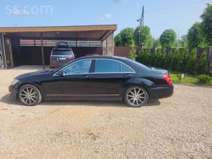 Melns Mercedes-Benz s-550 2010 Jelgava, ar dzinēja tilpumu 5.50 L un nobraukumu 349 tūkst. km par 11300 €, foto 3 vietnē AUTOMOTO.COM.LV