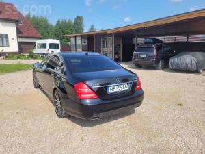 Melns Mercedes-Benz s-550 2010 Jelgava, ar dzinēja tilpumu 5.50 L un nobraukumu 349 tūkst. km par 11300 €, foto 5 vietnē AUTOMOTO.COM.LV