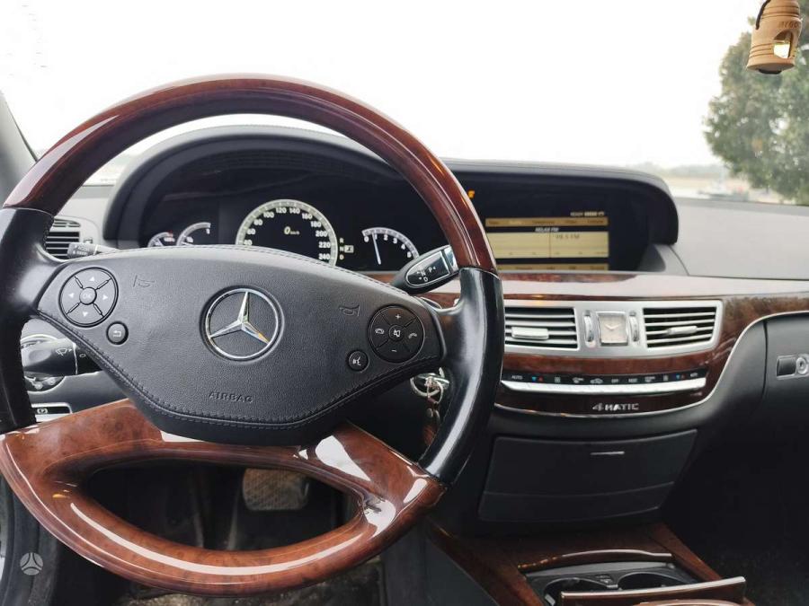 Melns Mercedes-Benz s-550 2012 Kauņa, ar dzinēja tilpumu 4.70 L un nobraukumu 245 tūkst. km par 11000 €, foto 6 vietnē AUTOMOTO.COM.LV