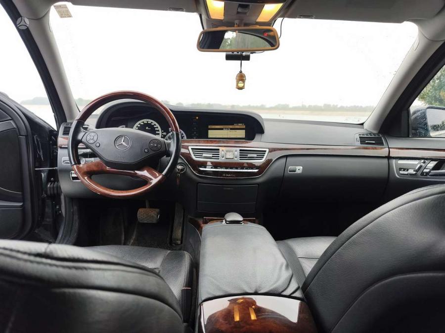 Melns Mercedes-Benz s-550 2012 Kauņa, ar dzinēja tilpumu 4.70 L un nobraukumu 245 tūkst. km par 11000 €, foto 7 vietnē AUTOMOTO.COM.LV
