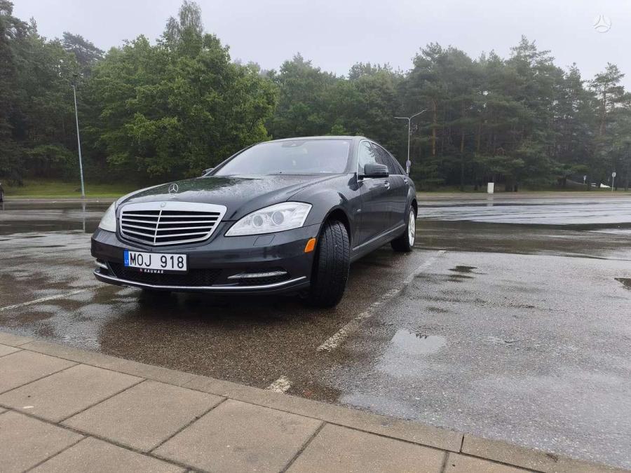 Melns Mercedes-Benz s-550 2012 Kauņa, ar dzinēja tilpumu 4.70 L un nobraukumu 245 tūkst. km par 11000 €, foto 12 vietnē AUTOMOTO.COM.LV