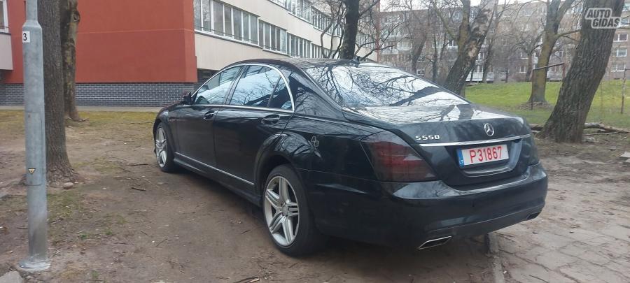 Черный Мерседес С 550 2012 в Клайпеда, объемом двигателя 4.70 л и пробегом 255 тыс. км за 11250 €, фото 10 на AUTOMOTO.COM.LV