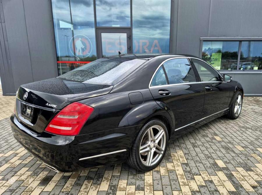 Black Mercedes-Benz s-550 2013 in Siauliai, with an engine capacity of 4.70 L and mileage of 300 thousand km for 11300 €, photo 6 on AUTOMOTO.COM.LV