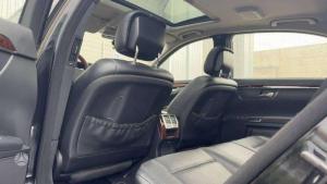 Black Mercedes-Benz s-550 2013 in Siauliai, with an engine capacity of 4.70 L and mileage of 303 thousand km for 7999 €, photo 9 on AUTOMOTO.COM.LV