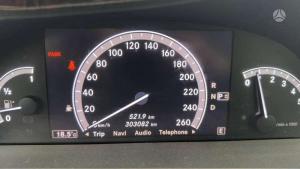 Black Mercedes-Benz s-550 2013 in Siauliai, with an engine capacity of 4.70 L and mileage of 303 thousand km for 7999 €, photo 12 on AUTOMOTO.COM.LV