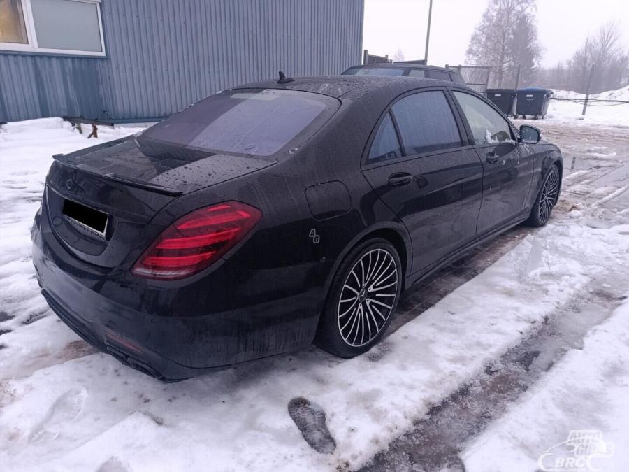Black Mercedes-Benz s-550 2014 in Avizieniai, with an engine capacity of 4.70 L and mileage of 183 thousand km for 14900 €, photo 6 on AUTOMOTO.COM.LV
