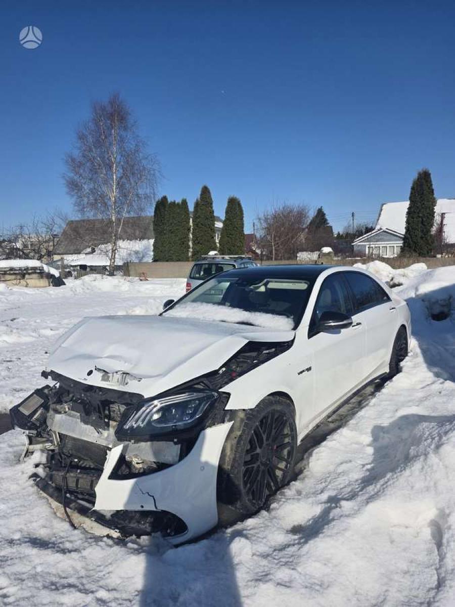 Melns Mercedes-Benz s-550 2014 Kretinga, ar dzinēja tilpumu 4.70 L un nobraukumu 173 tūkst. km par 14000 €, foto 1 vietnē AUTOMOTO.COM.LV