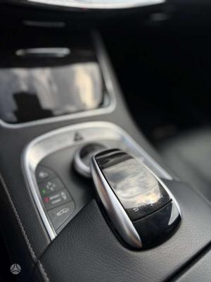 Melns Mercedes-Benz s-550 2014 Viļņa, ar dzinēja tilpumu 4.70 L un nobraukumu 210 tūkst. km par 28000 €, foto 17 vietnē AUTOMOTO.COM.LV