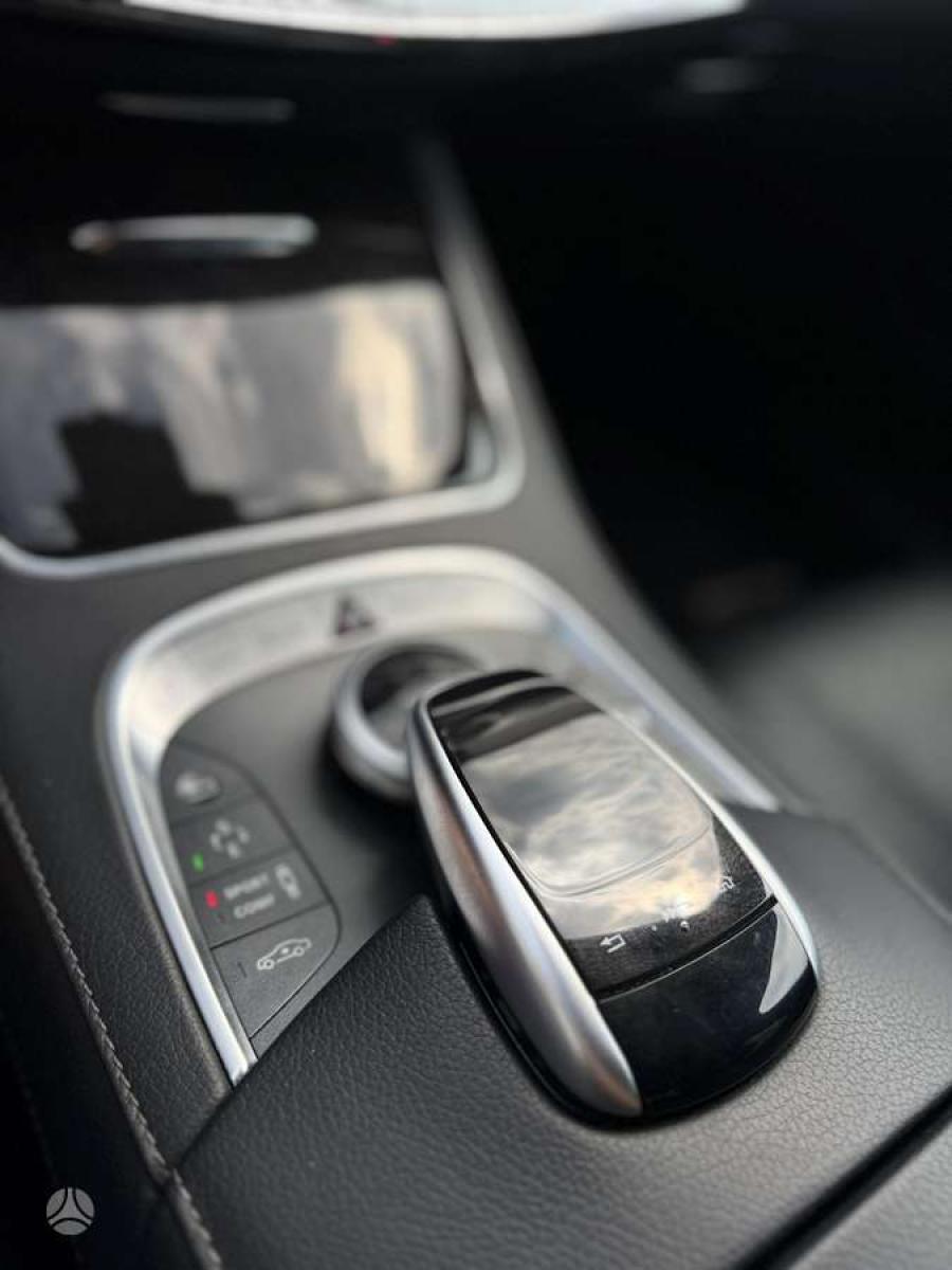 Melns Mercedes-Benz s-550 2014 Viļņa, ar dzinēja tilpumu 4.70 L un nobraukumu 210 tūkst. km par 28000 €, foto 17 vietnē AUTOMOTO.COM.LV