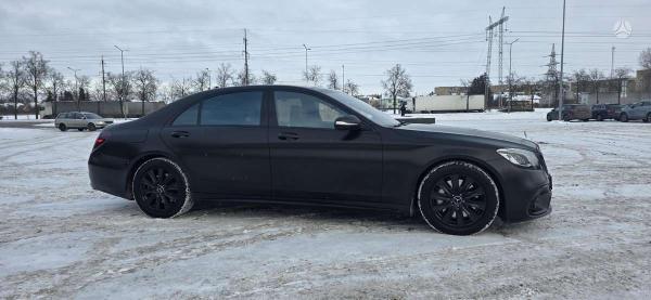 Black Mercedes-Benz s-550 2015 in Siauliai, with an engine capacity of 4.66 L and mileage of 58 thousand km for 49900 €, photo 4 on AUTOMOTO.COM.LV