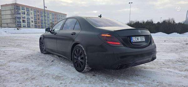 Black Mercedes-Benz s-550 2015 in Siauliai, with an engine capacity of 4.66 L and mileage of 58 thousand km for 49900 €, photo 7 on AUTOMOTO.COM.LV