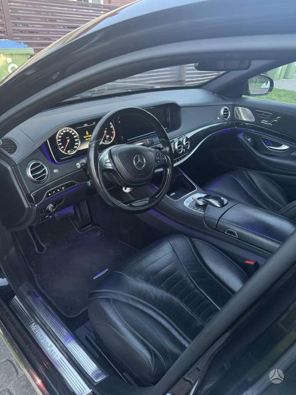 Black Mercedes-Benz s-550 2015 in Kaunas, with an engine capacity of 4.70 L and mileage of 222 thousand km for 24000 €, photo 4 on AUTOMOTO.COM.LV