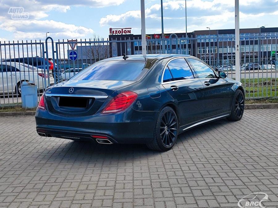 Melns Mercedes-Benz s-550 2015 Avižieniai, ar dzinēja tilpumu 4.70 L un nobraukumu 120 tūkst. km par 27900 €, foto 3 vietnē AUTOMOTO.COM.LV