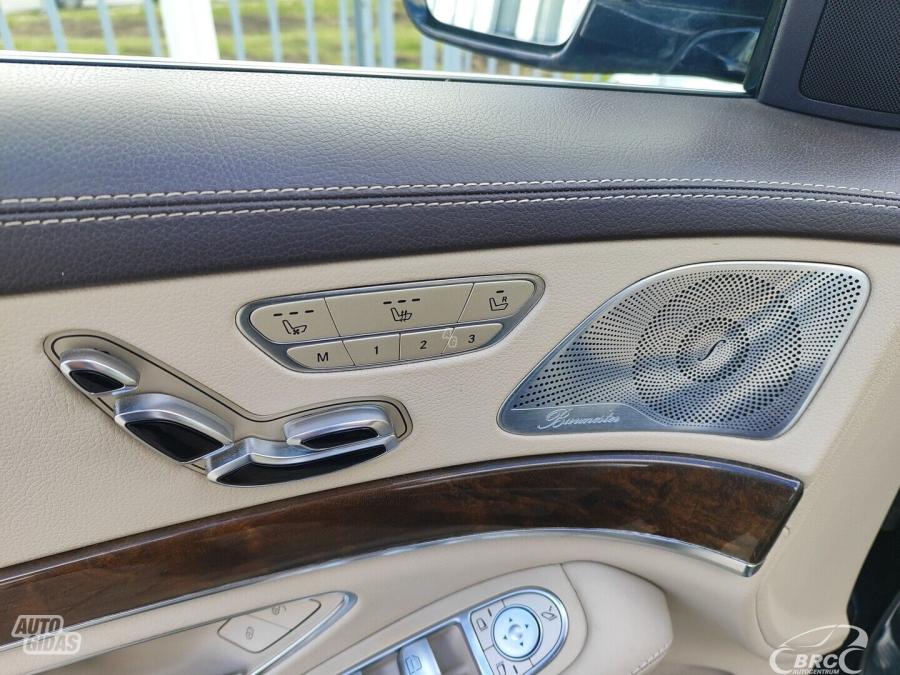 Melns Mercedes-Benz s-550 2015 Avižieniai, ar dzinēja tilpumu 4.70 L un nobraukumu 120 tūkst. km par 27900 €, foto 20 vietnē AUTOMOTO.COM.LV
