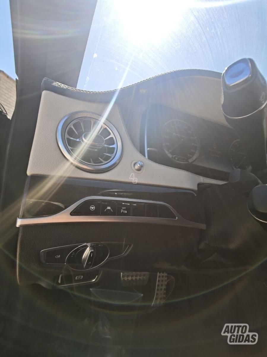 Black Mercedes-Benz s-550 2015 in Kaisiadorys, with an engine capacity of 4.70 L and mileage of 164 thousand km for 17000 €, photo 10 on AUTOMOTO.COM.LV