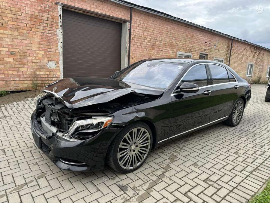 Melns Mercedes-Benz s-550 2015 Šauļi, ar dzinēja tilpumu 4.70 L un nobraukumu 167 tūkst. km par 14800 €, foto 1 vietnē AUTOMOTO.COM.LV